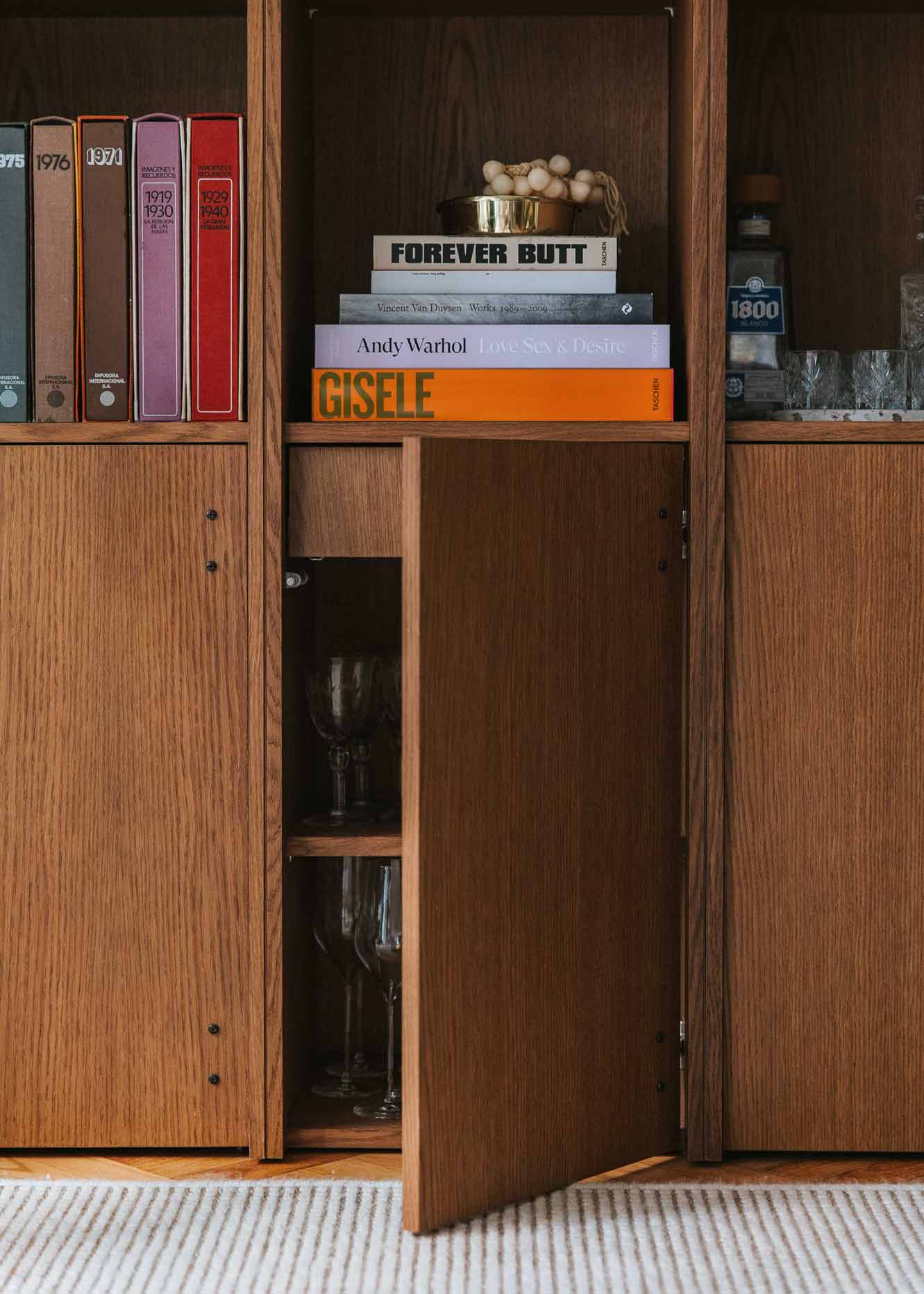 Custom wooden bookshelf designed by De la Villa Studio – Canica