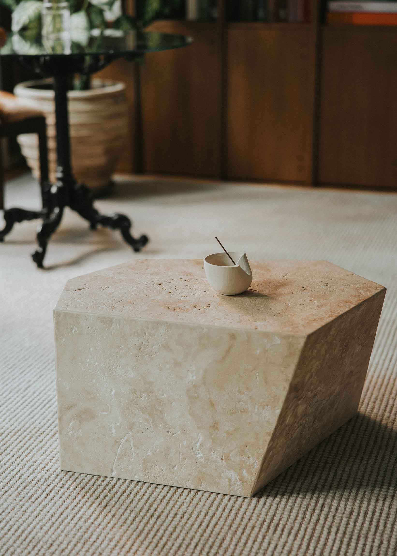 Travertine marble coffee table by De la Villa Studio | Canica